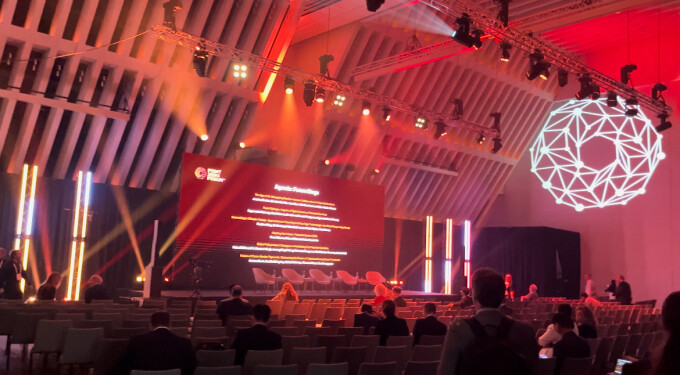 Point Zero Forum mit viel Finanz-Prominenz und zentralen Themen