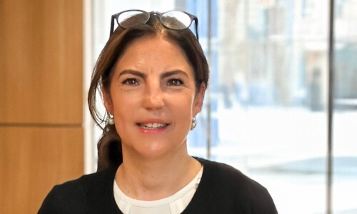 LFDE Moves a New Queen into Play